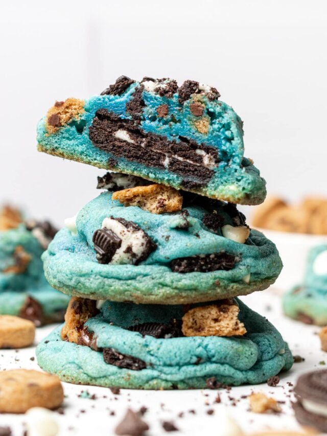 BEST COOKIE MONSTER COOKIES - Cookie Dough Diaries