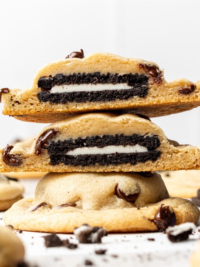 Cookies and Cream Stuffed Cookies - Cookie Dough Diaries