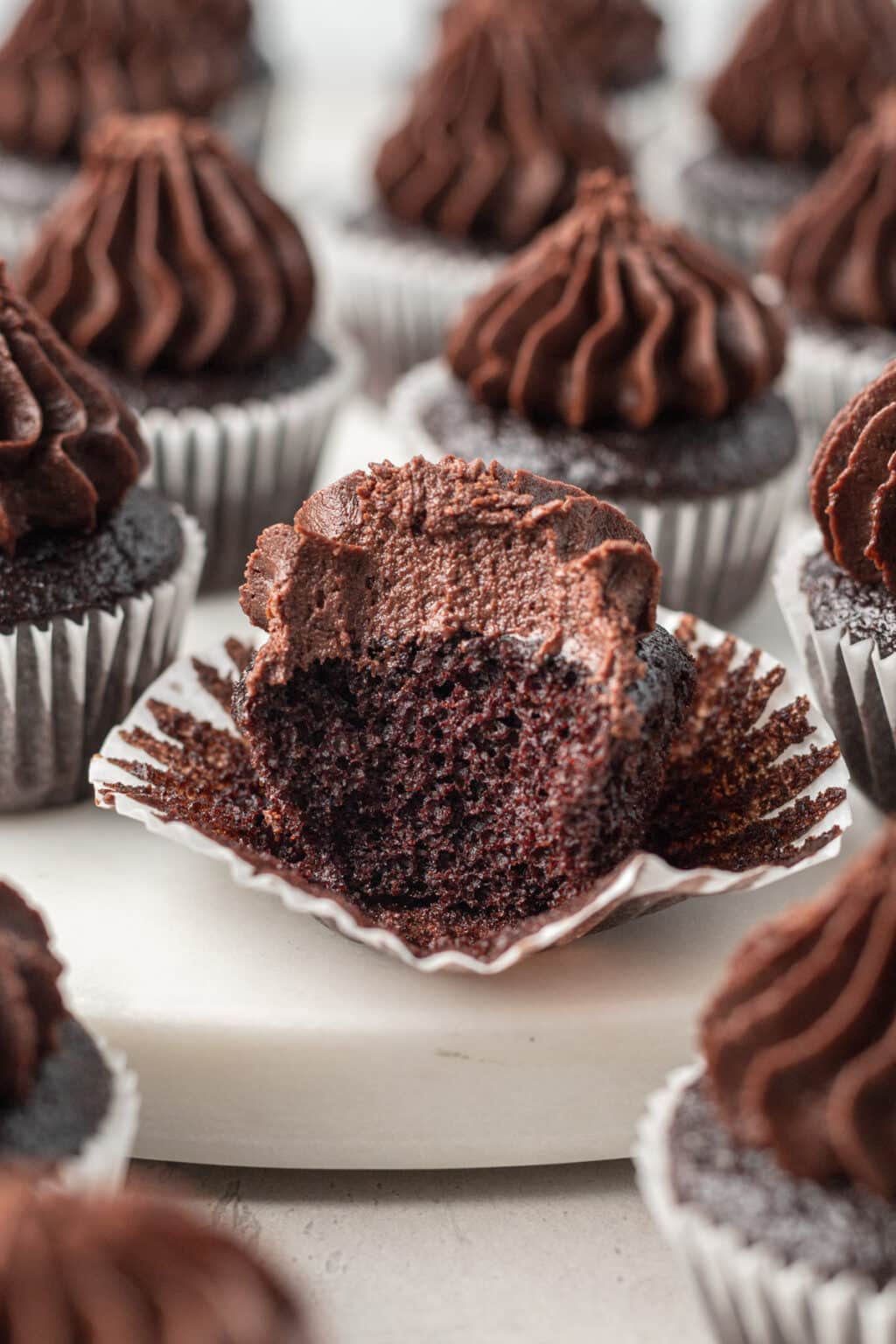 Mini Chocolate Cupcakes - Cookie Dough Diaries