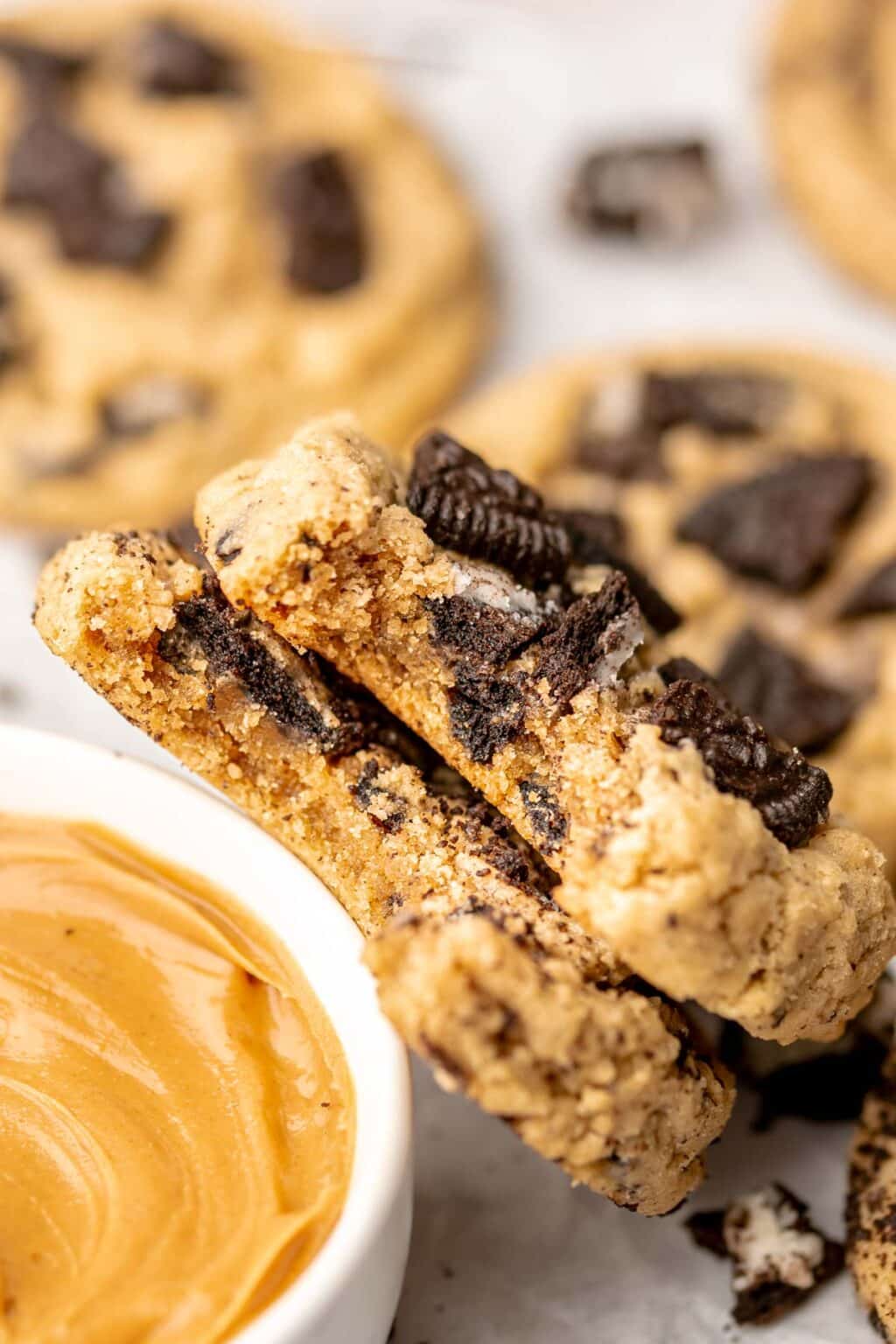 Peanut Butter Oreo Cookies - Cookie Dough Diaries