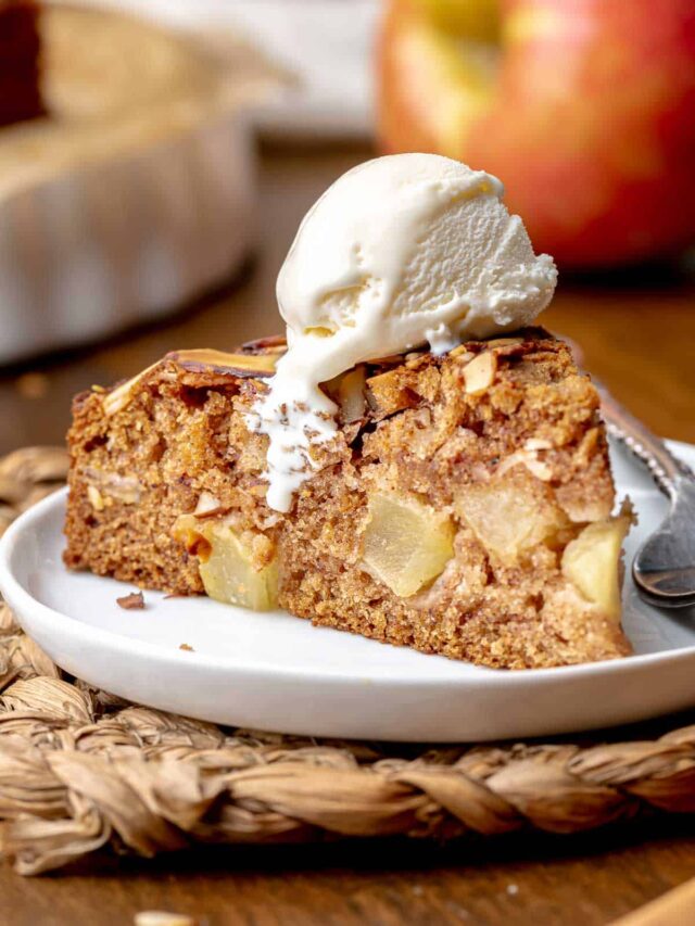APPLE ALMOND CAKE - Cookie Dough Diaries